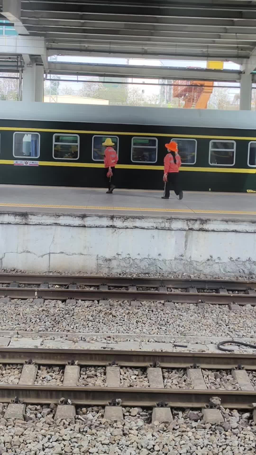 南昌到广州最便宜的车,K1665南昌站-广州白云站,列车中途停靠樟树东...