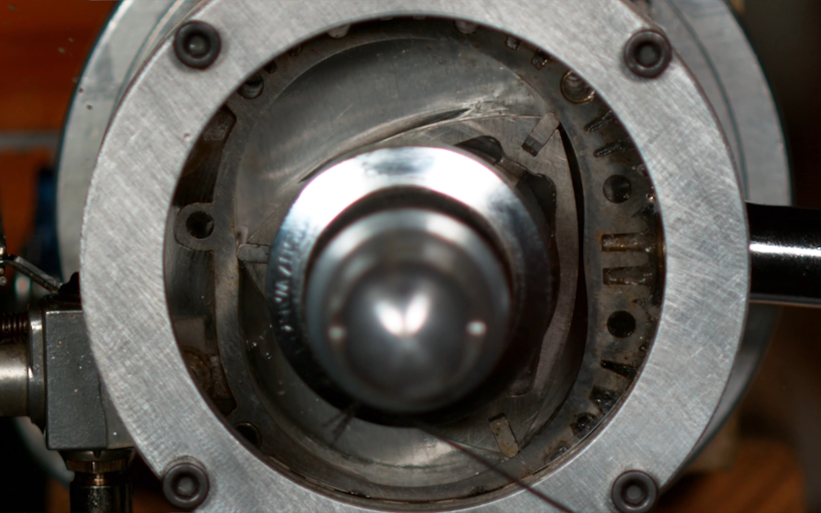 慢镜头下的转子发动机