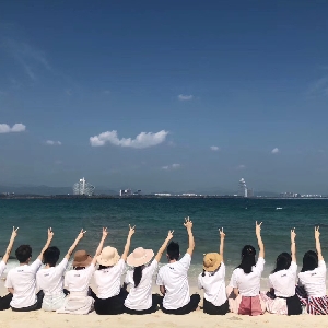 暂时不取名的邢邢邢 