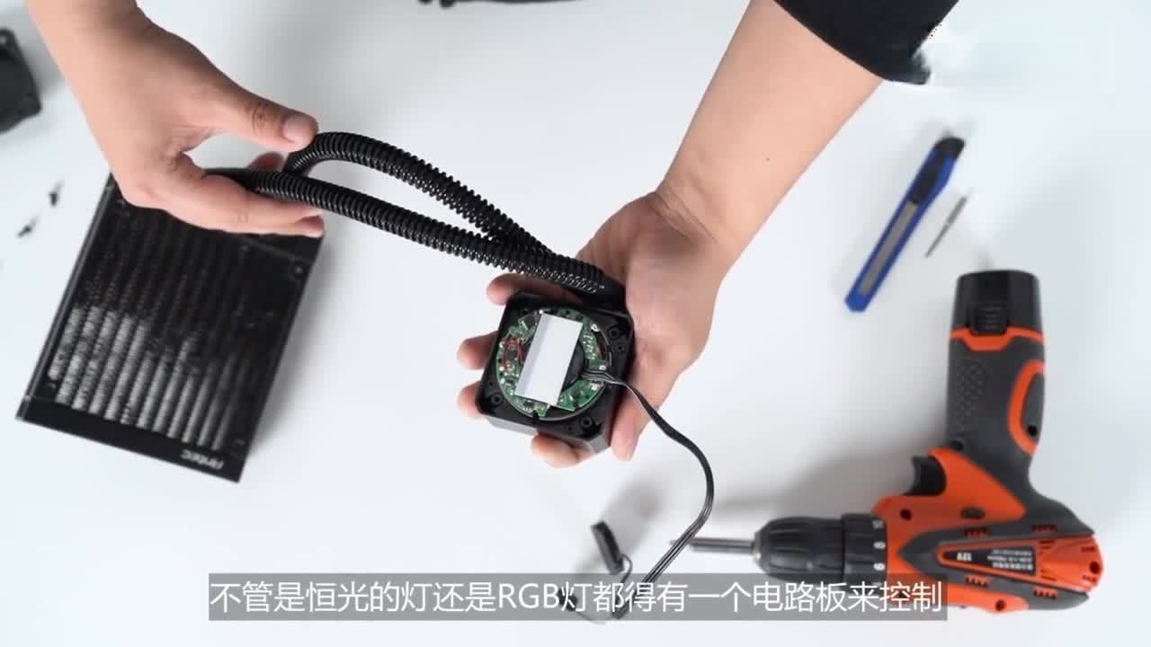 cpu水冷风扇如何拆