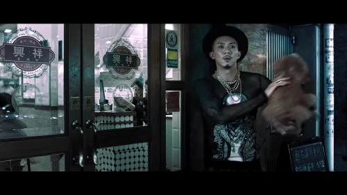 女记者坚信鬼怪不存在,却在驱魔师采访中遭遇意外惊吓!