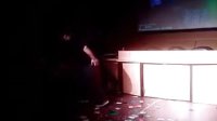在毕业班会上的表演