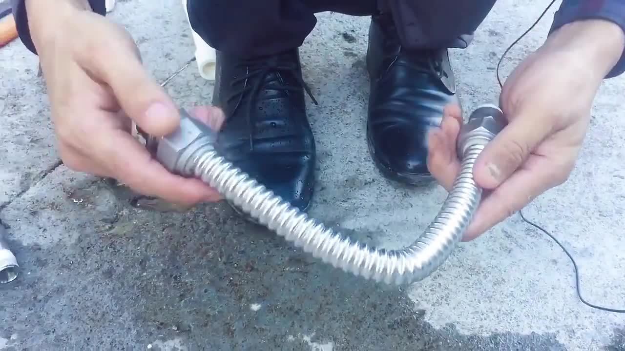 家装不锈钢波纹管拉伸测试后,用试水压力打压到40公斤后是否漏水