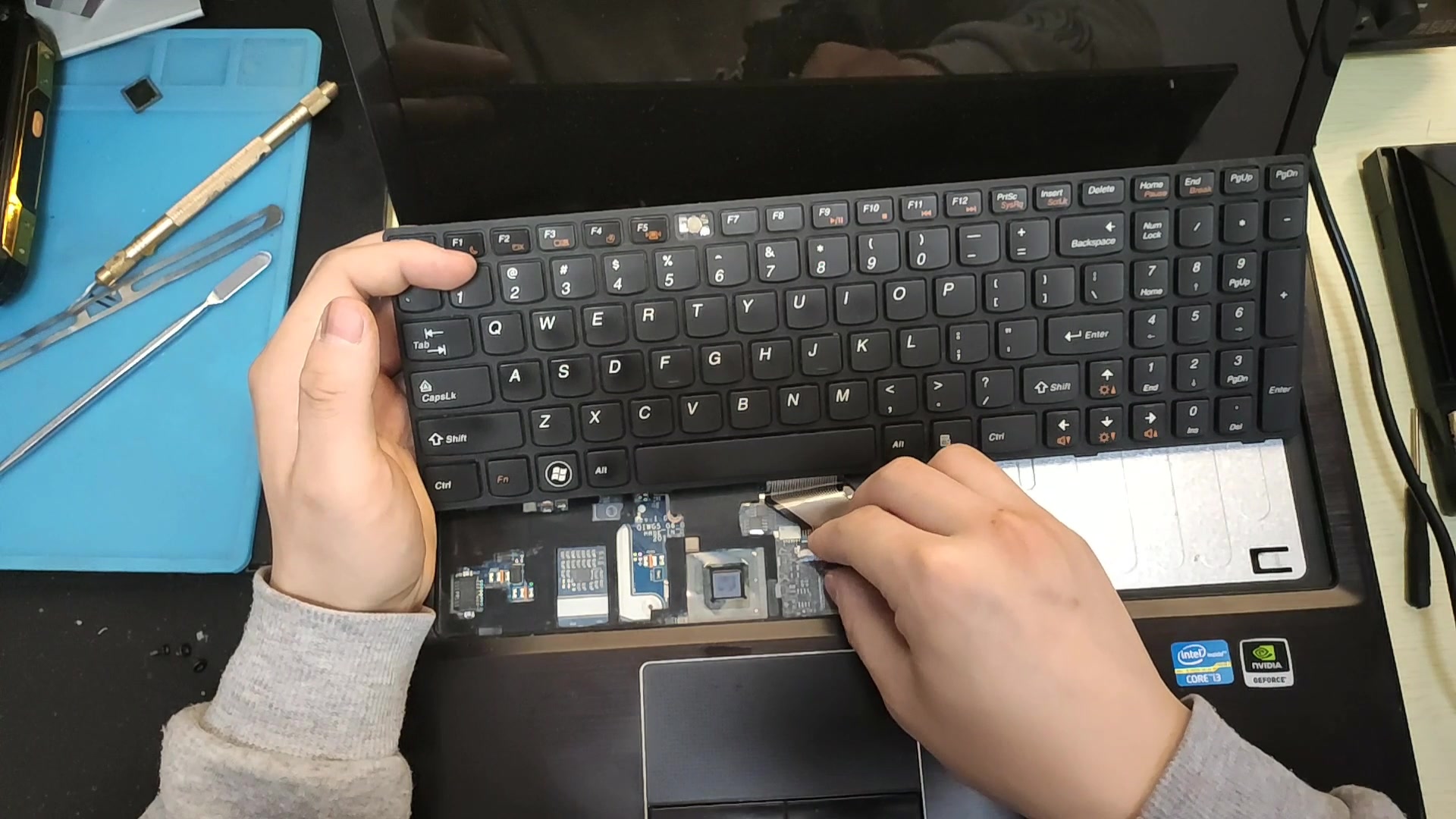 vlog:技术分享片,今天给笔记本换个键盘,小白看了都能换