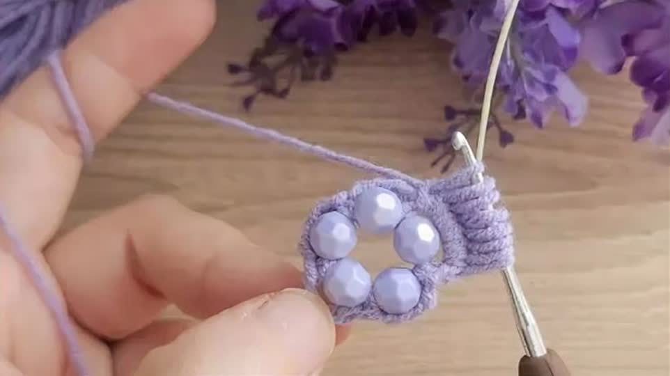 珠子新玩法,用毛线简单编织下,成品也太好看啦