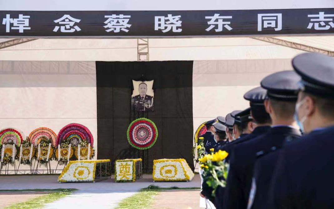 【38岁缉毒警察中弹牺牲】这一次,他的照片没有马赛克…