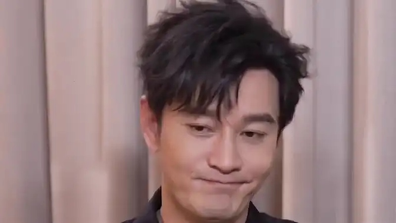 黄晓明年龄被猜32岁?网友:这颜值也太能打了吧!