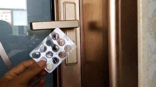 门被反锁了怎么办?不用找开锁匠,只需要空药壳1秒快速打开!