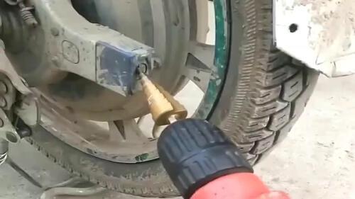 电动车跑不快?看完这个才知道,"竟"是这里在作怪!