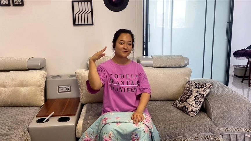 网上很火的手势舞,女老师详细教学,赶快学起来