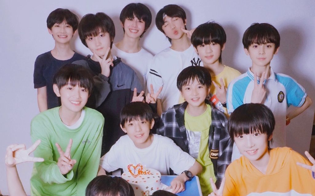 【TF家族】我真的会被你们三代笑晕!从练习生就开始醉奶!《“花果三...