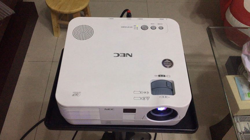 灯泡才用82小时日本NEC NP VE280+投影仪投影机,色彩效果好