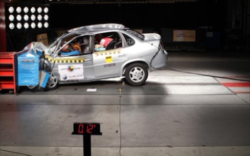 2011 雪佛兰 可赛/赛欧 经典版 全面碰撞测试 Latin ncap