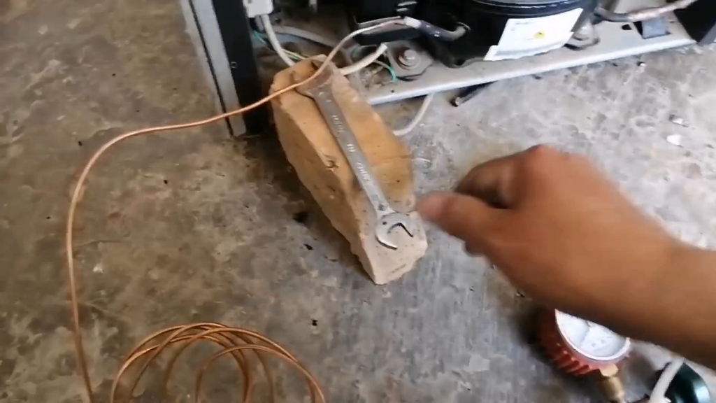 冰箱加氟后如何快速简单封口?老师傅教你,来看一下吧!