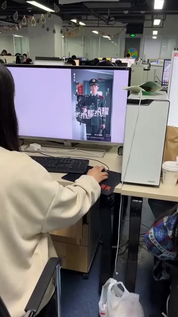 .视频中:购物车买PS书送教程 PS软件 教你10秒轻松去除文字.