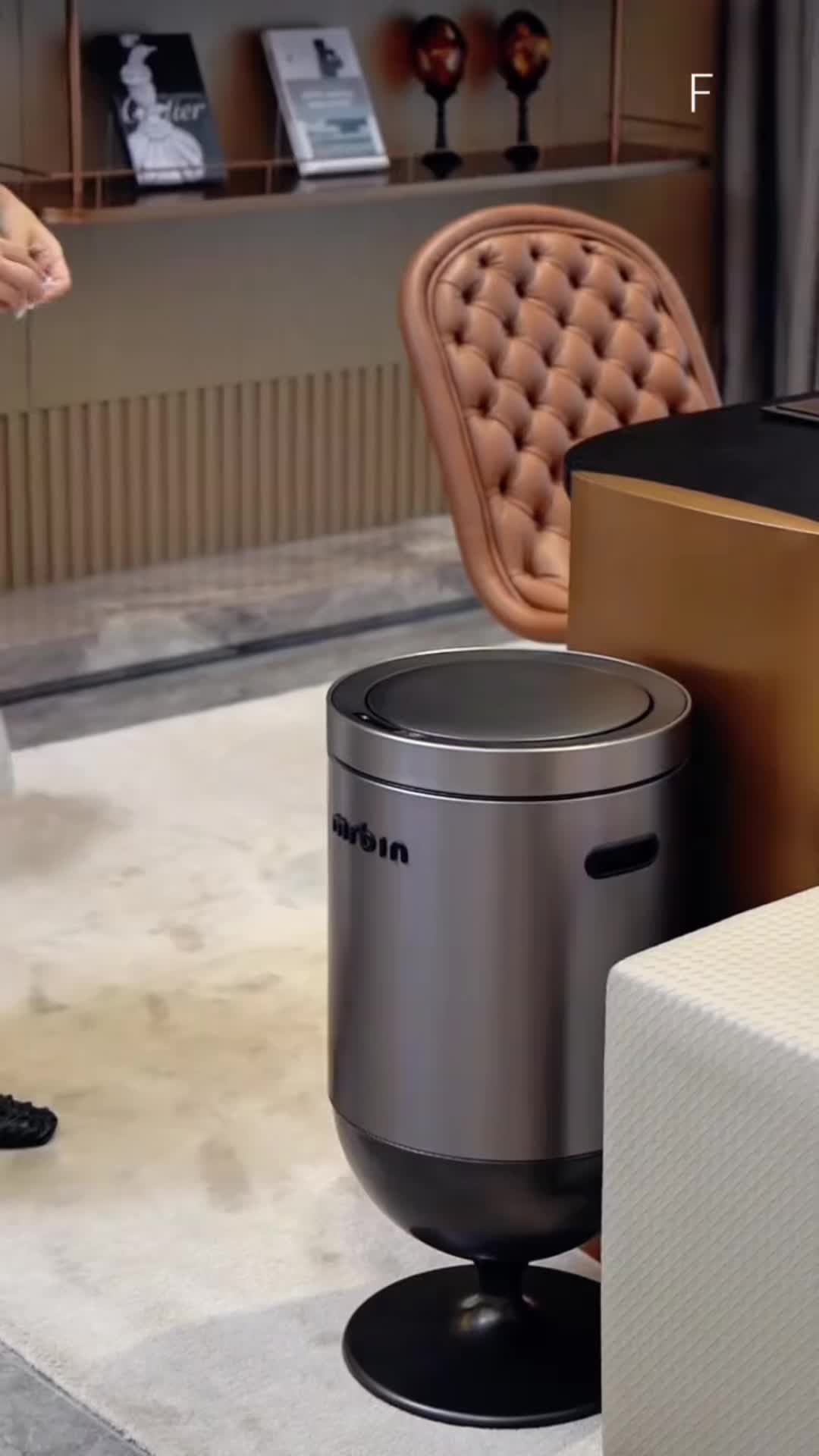 家里有了它,幸福感提升不少!这款智能感应垃圾桶,电动大容量设计,能...