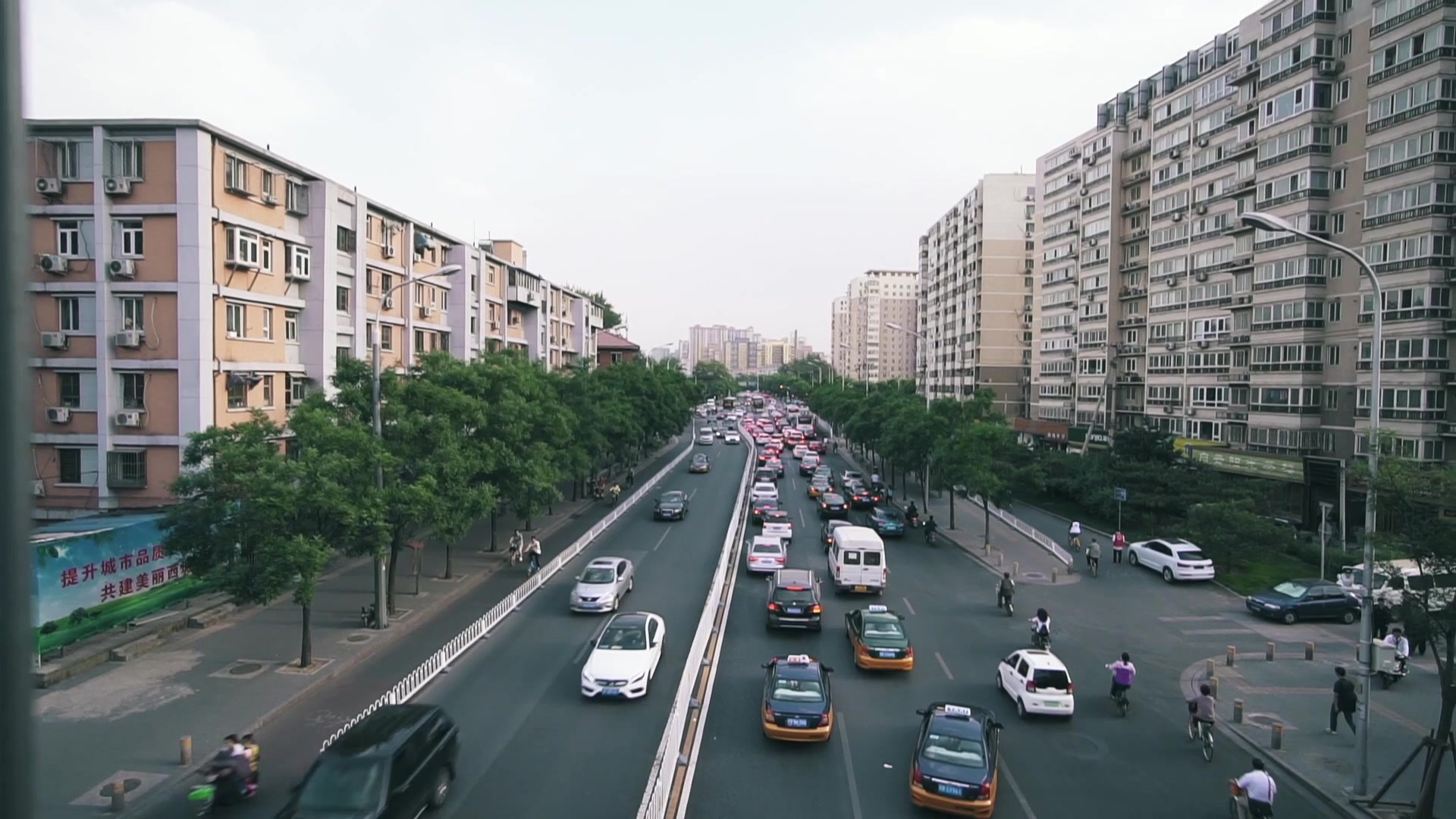 【评测】无人机?小摇臂?这就是智云云鹤三轴稳定器+独脚架营造的效果