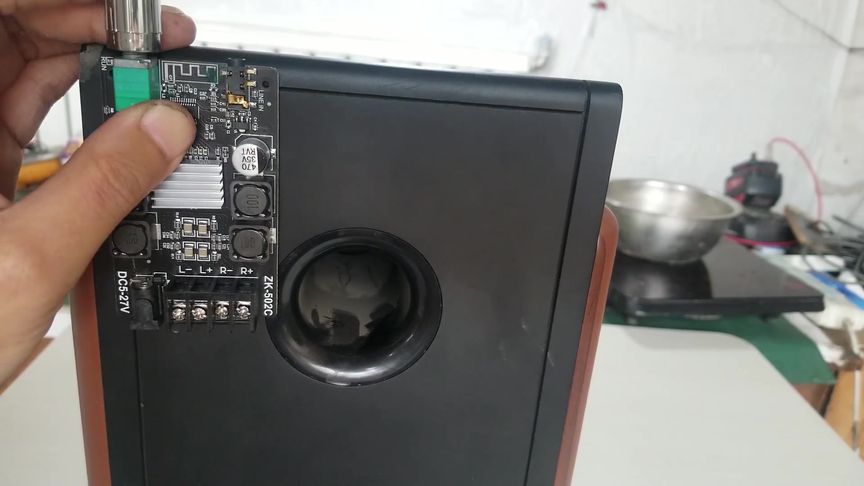 闲置的音箱别丢掉,只需10多块买个小板,立马变成大功率蓝牙音箱