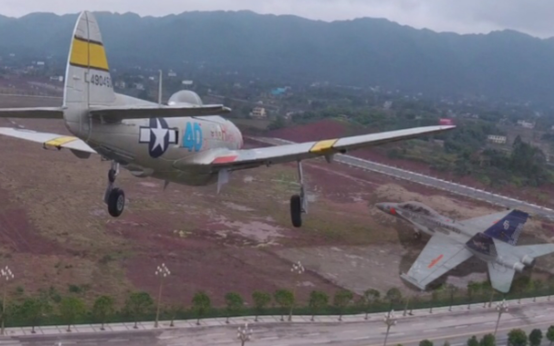 P47大奶瓶倒是追得上,但是F18大黄蜂连尾巴都看不见,飞虎队长动力伞...