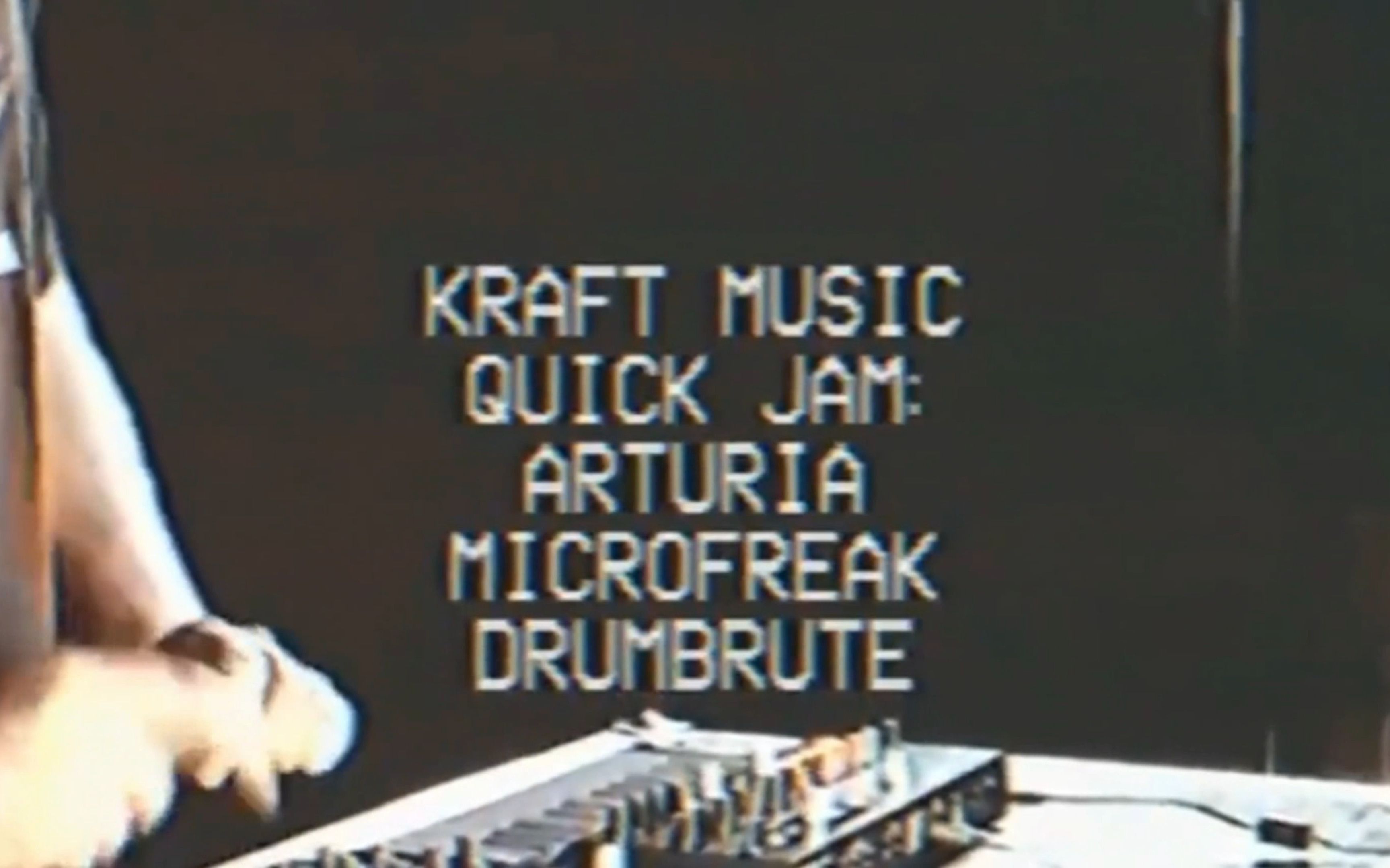 合成器的键盘,何必是带回弹的“键”盘?(MicroFreak&DrumBrute)