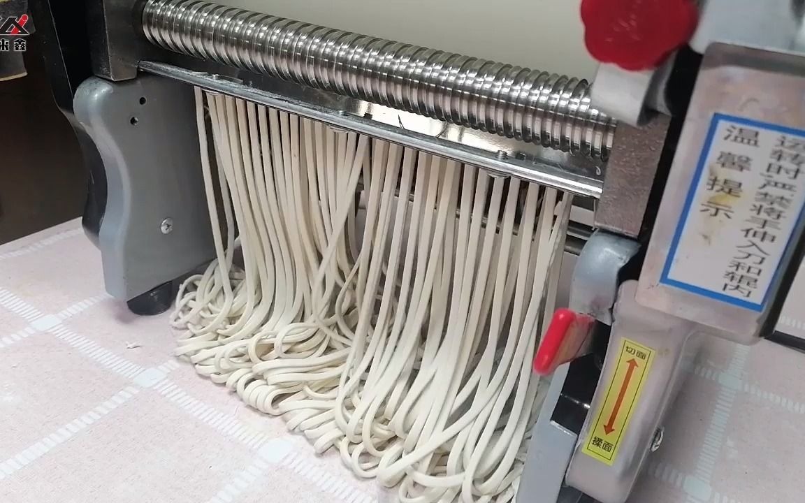 小型多功能揉面压面一体机,新型免拆刀,粗细面条都能压