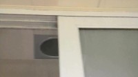 长沙市689玻璃门窗维修部之修厕所门推不动