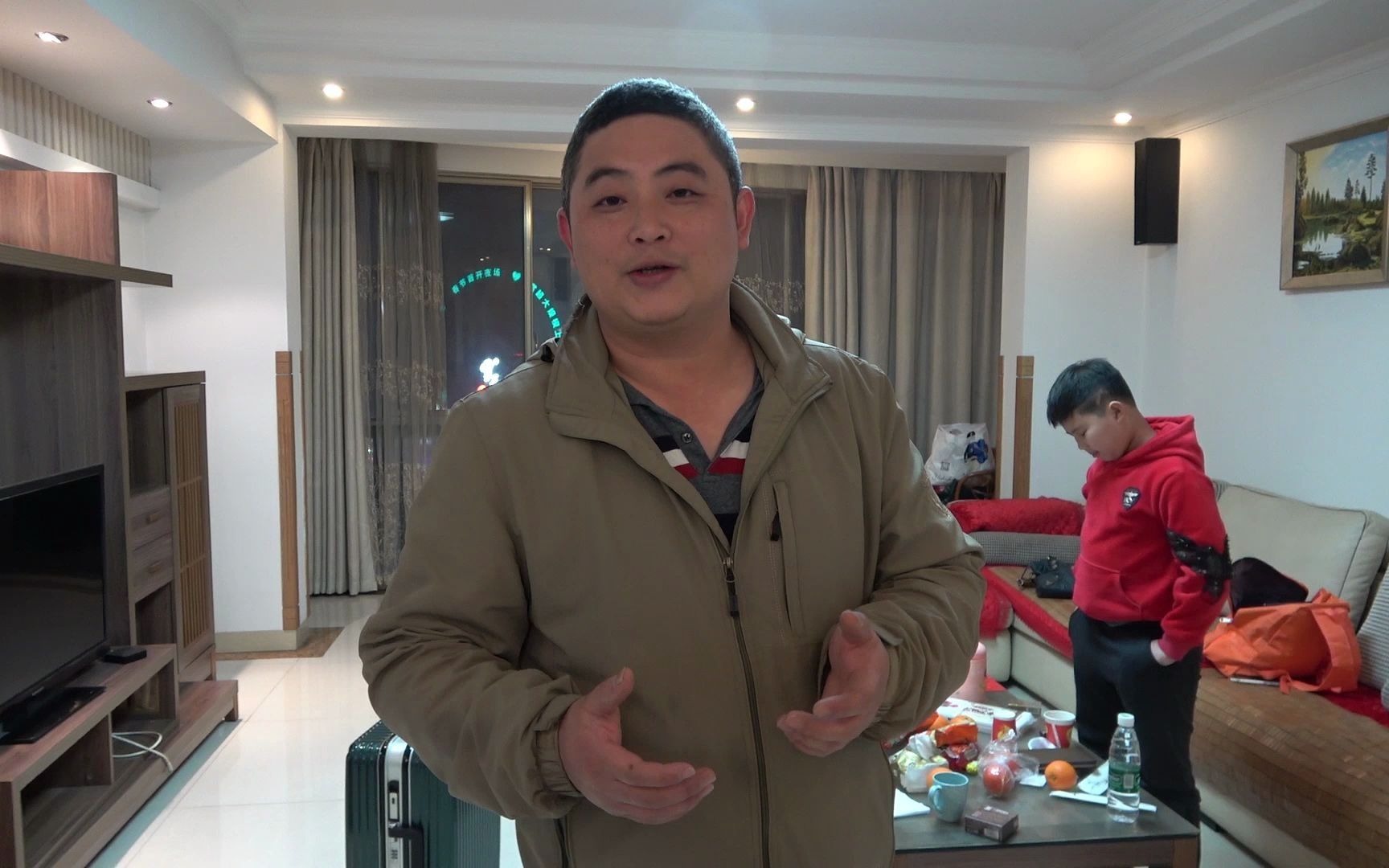 王胖去长沙办事,家里和女儿请妈妈照料,那边有事要呆几天