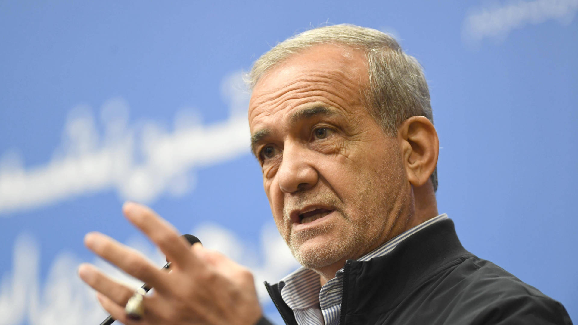 伊朗总统:袭击最高领袖等同“发动全面战争”