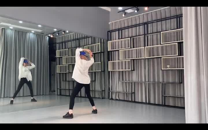 睫毛弯弯舞蹈完整版分解动作教学