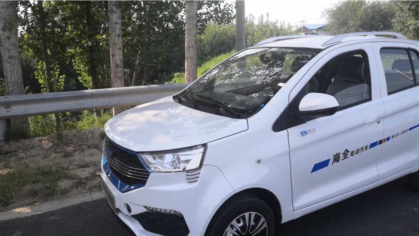 刚新出非常亲民舒适的老年电动代步车,真正的五菱技术合作的好车