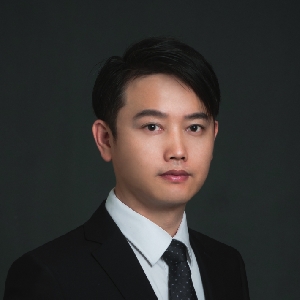 微笑童颜许进前 