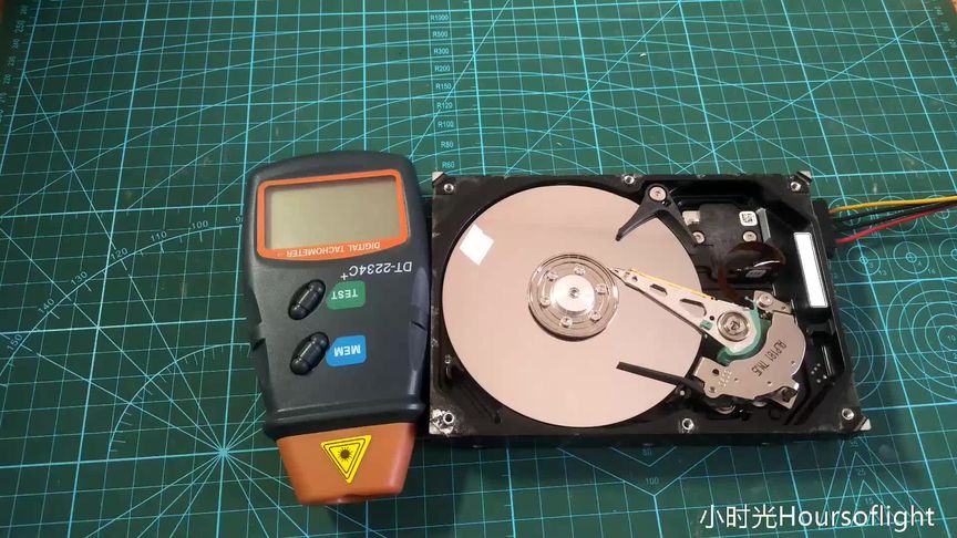 红外测速仪测试机械硬盘通电实际转速