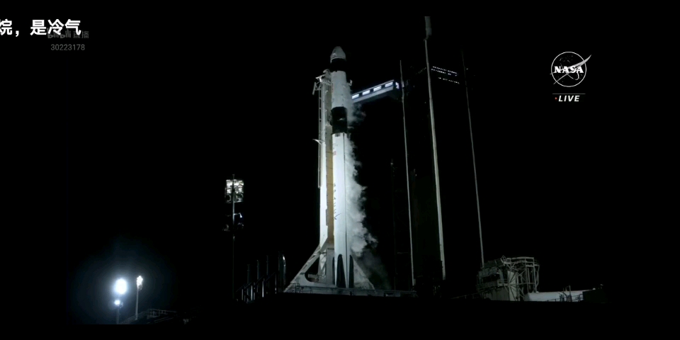 ...十秒倒计时震撼人心,最终火箭助推器安稳回收,普通人和太空之间将...