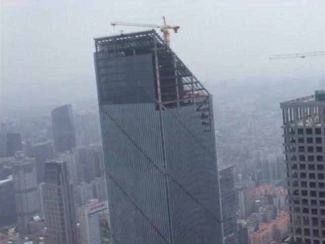 塔吊安装单元式幕墙-幕墙设计师收藏!