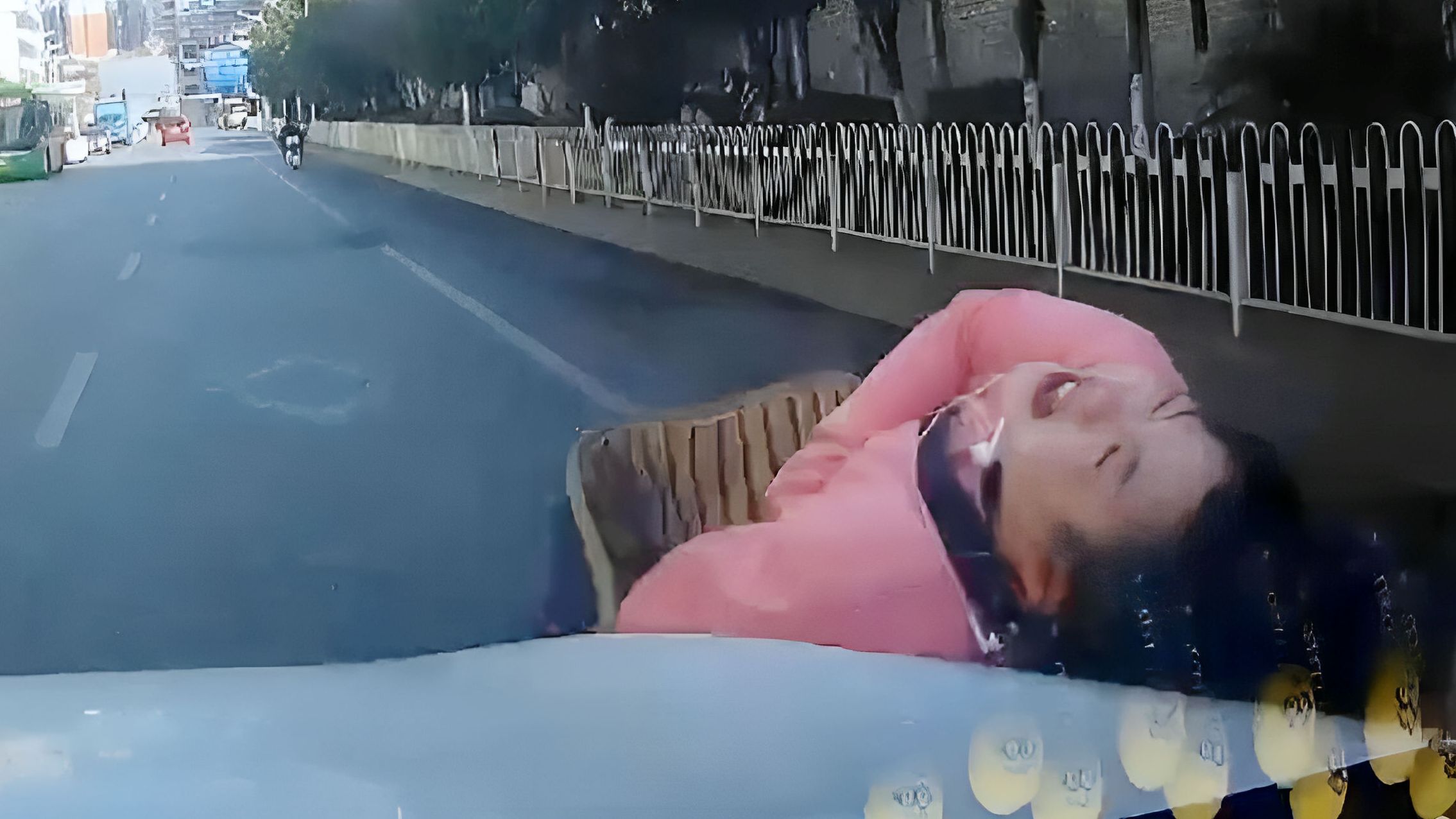 有些人就是不适合开车,害人害己!