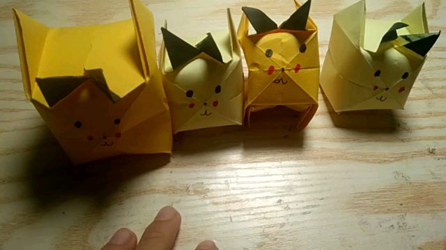 一个萌萌的立体皮卡丘,折一个放在书桌上,心都被萌化了