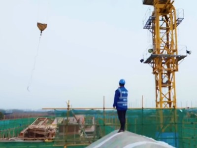 钢筋翻样塔吊钩物 看她们赛场上展现"巾帼风范"