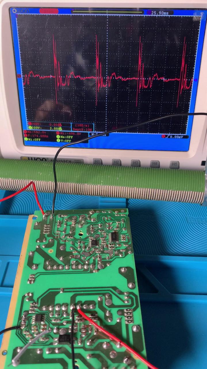 开关电源初级线圈电压波形#示波器 #业余无线电 #电路 #电子爱好者 #...