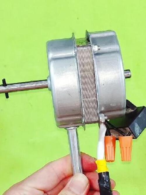 风扇电机插上电不转,转不动,大多数都是这里的毛病,修好很简单