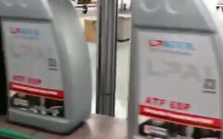 上海圣友全自动贴标机 双面立式贴标机 扁瓶方瓶双面贴标机现货供应