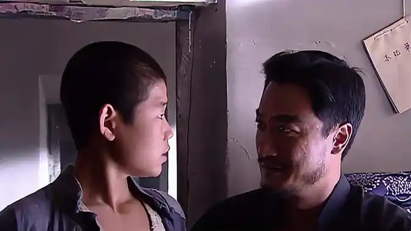 小兵张嘎:鬼子抓了嘎子不让走,以为死到临头,大哥帅气出现