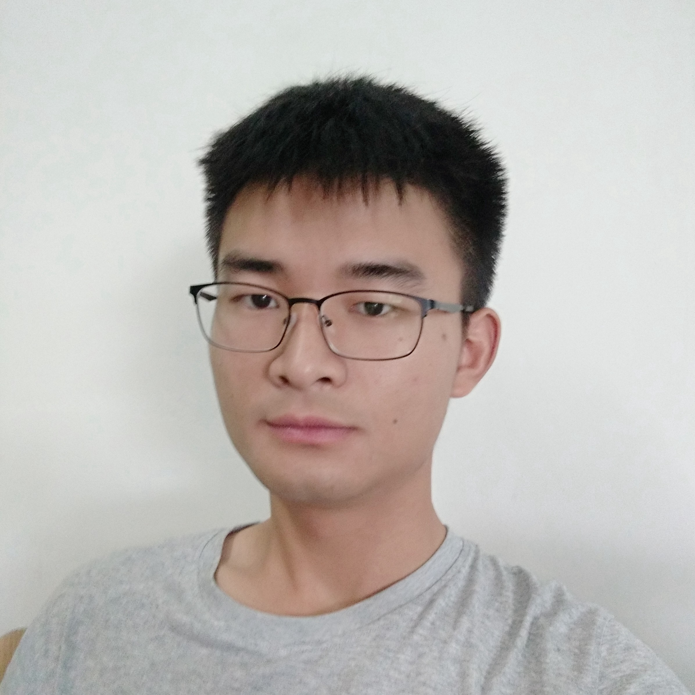 Iam小何 