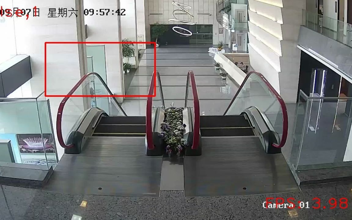 自动扶梯乘客逆行检测模块运行demo