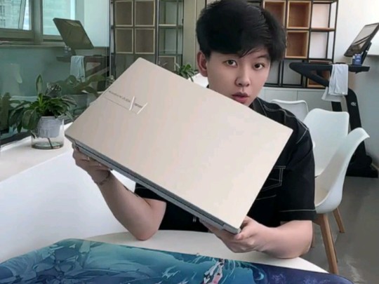 华硕无畏16 13代酷睿i9/i5标压 16英寸2.5K 144Hz高刷大屏轻薄便携高...