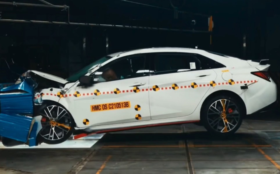 2022韩国现代,伊兰特N碰撞测试1。