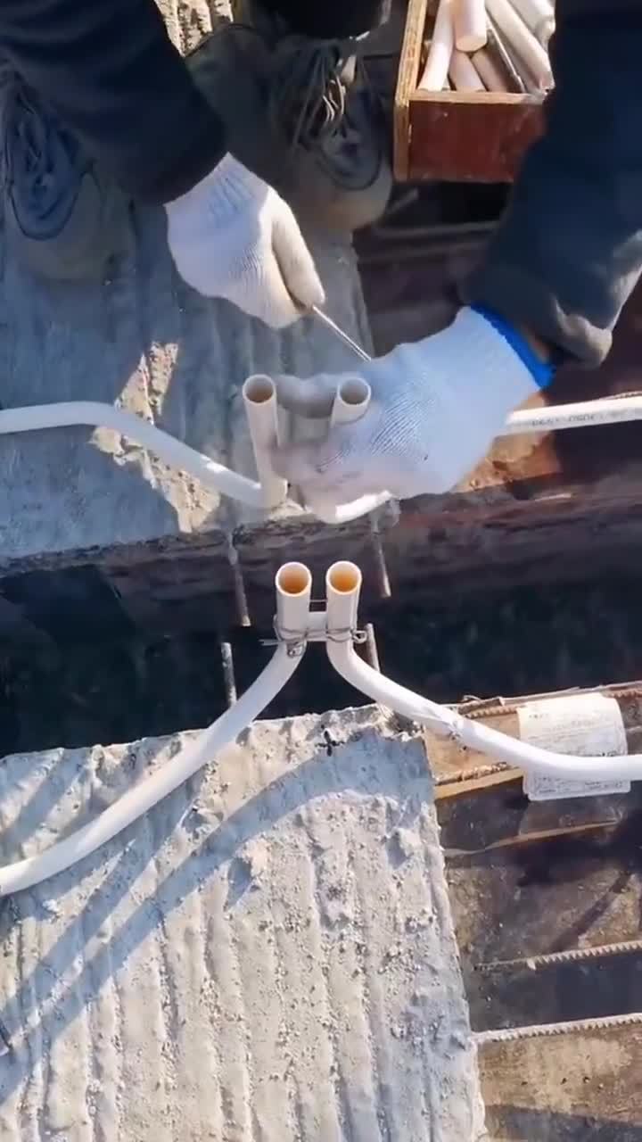 师傅预埋线管过程,这技术水平究竟如何? 