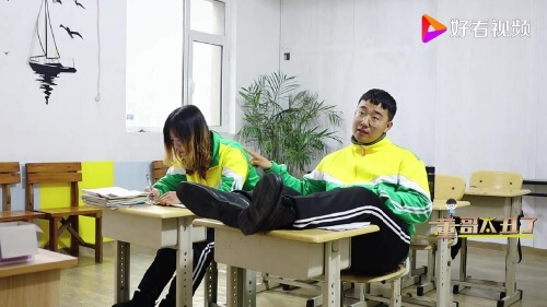 新老师让同学们自我介绍,没想学生名字都和乌龟有关系,太逗了