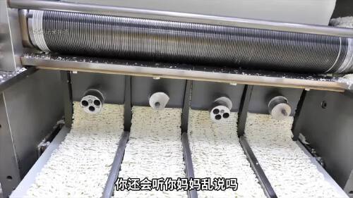 来看看国货之光,白象方便面是如何生产的!