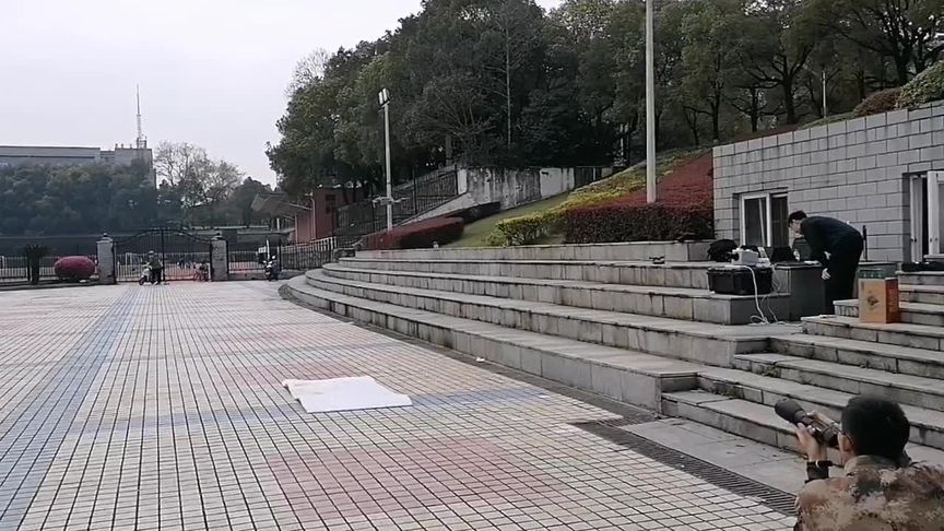 和网扛上了,一定要用我研发的设备把他发推射出去。#网枪