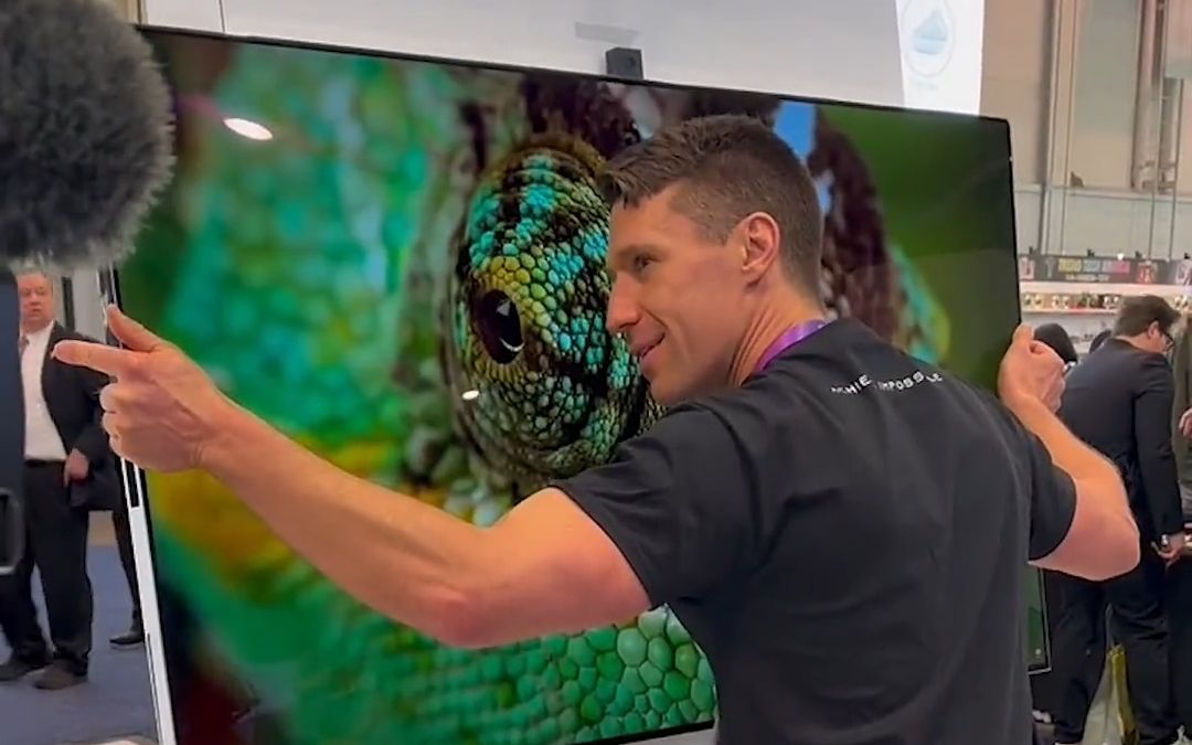 ...无线”电视,电池供电不插线,无线电视 DisplaceTV CES2023 科技产品